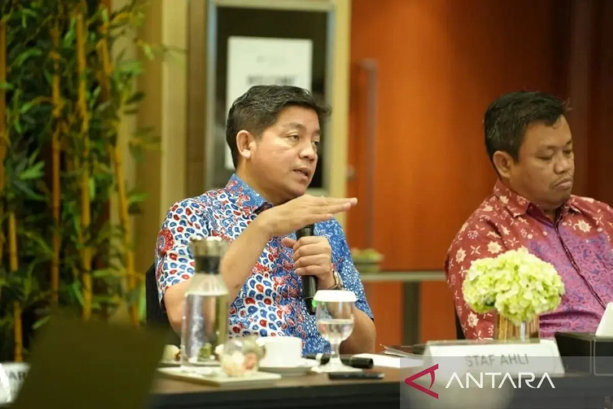 Zulhas Commends Agriculture Ministry in Cutting Subsidized Fertilizer ...